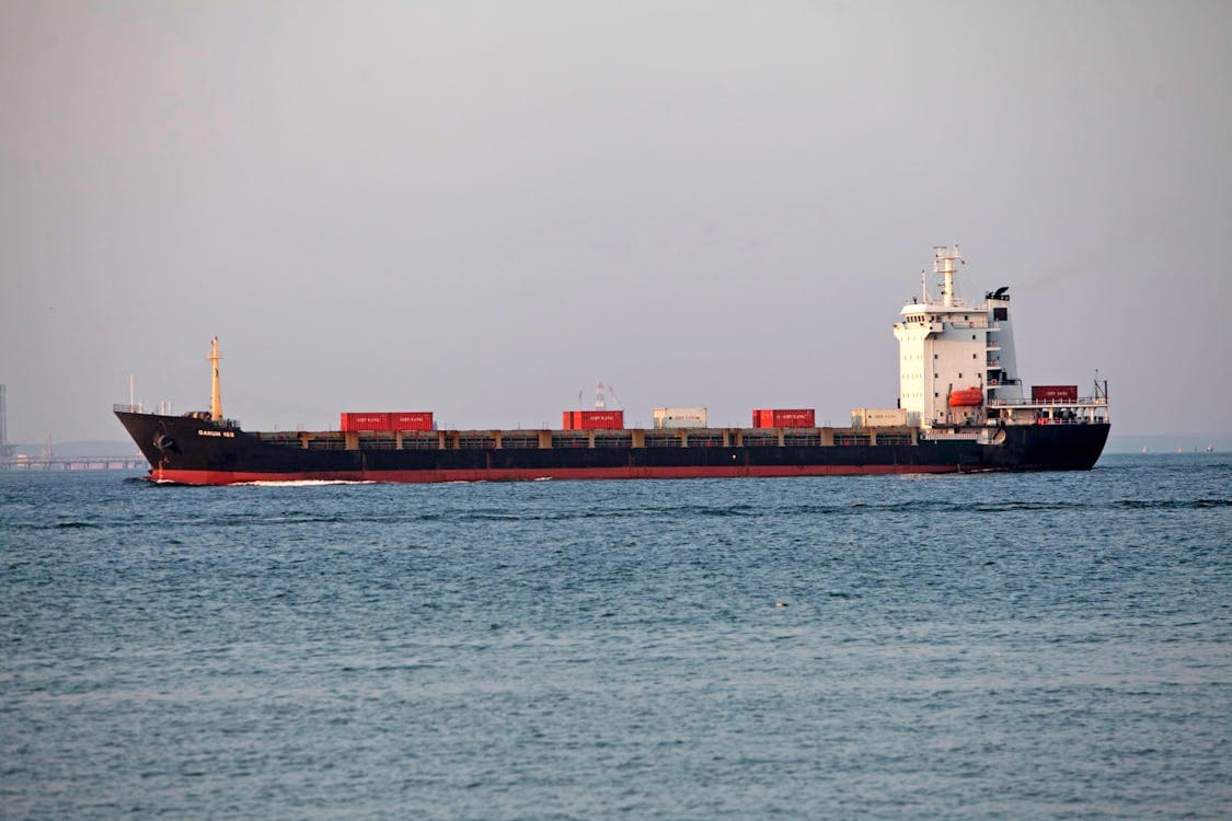 The Role of Semi-Submersible Vessels in Offshore Operations | Mavyn