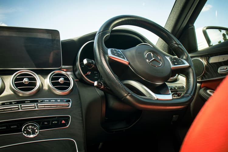 Understanding the Mercedes-Benz C-Class P2562 Code | Mavyn