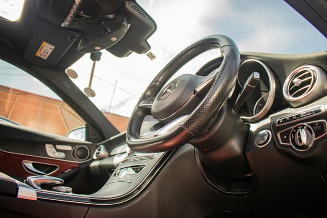 Fixing Mercedes-Benz C-Class P0171 Error Code | Mavyn